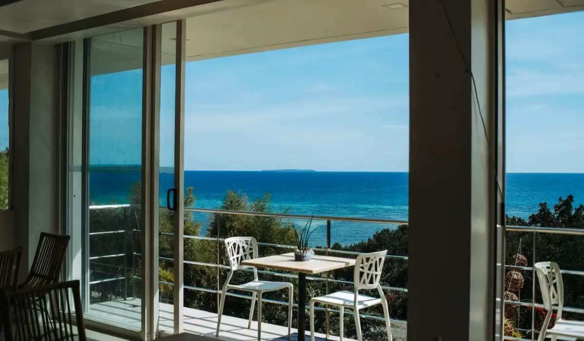 How to Stop Sliding Windows From Sticking | Hiatt Hardware Guide