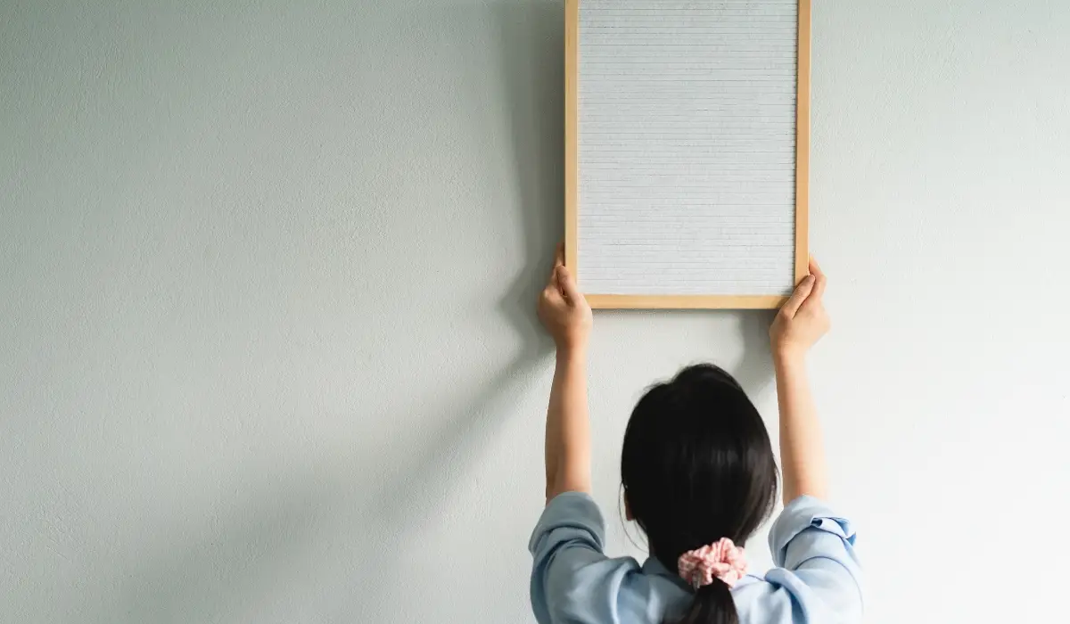 How to Hang Pictures & Photos | Hiatt Hardware Easy To Follow Guide